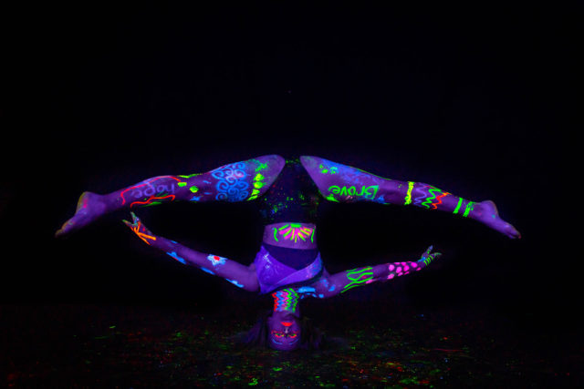 How to Host a Neon Black Light Glow in the Dark Dance Photography Photoshoot - Heather O'Steen ...